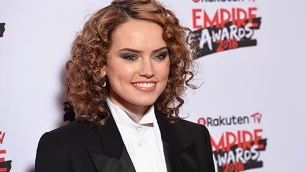 daisy-ridley:-biography-star-wars-fame-career-&